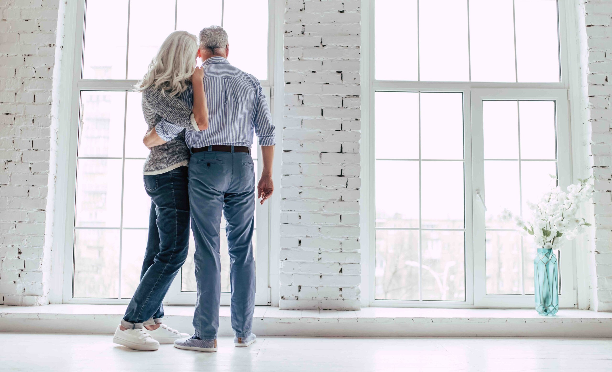 6 Tips for Helping Aging Parents Downsize in a Busy Real Estate Market - Toronto Realty Boutique
